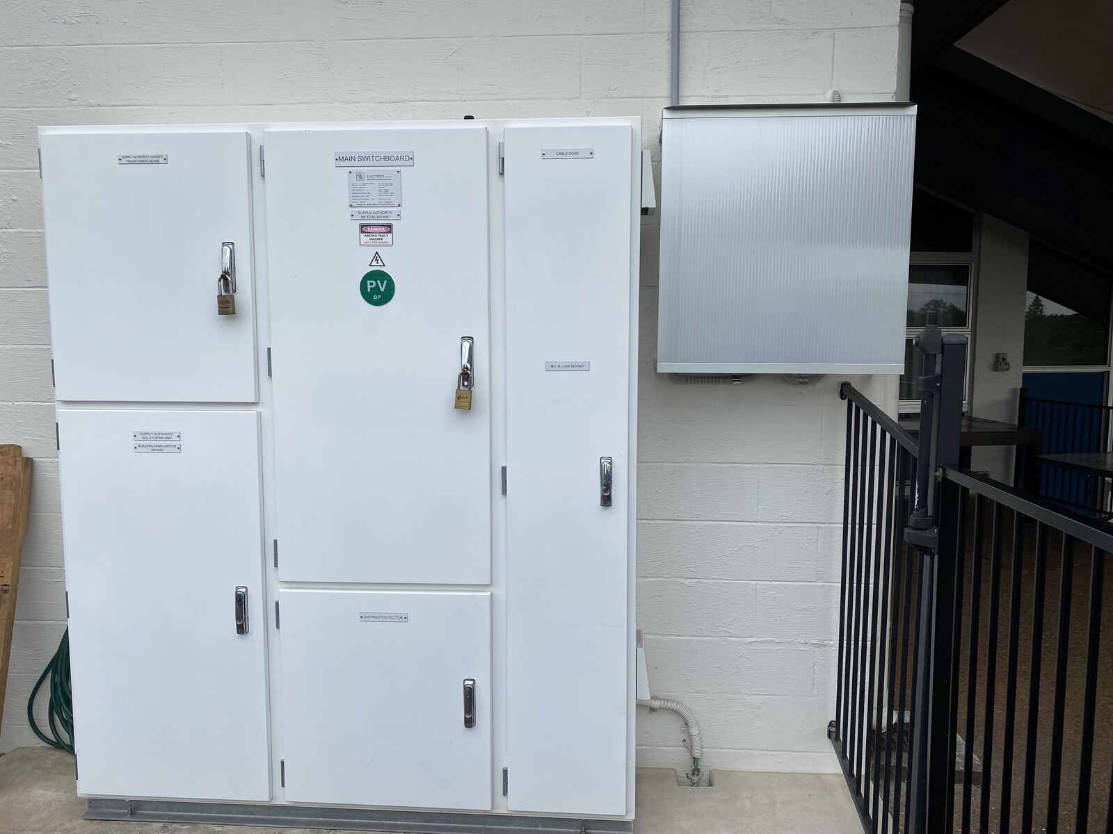 Solar Inverter Cover 77cm H x 70cm W x 26cm D (Solar White) - Simply Covers