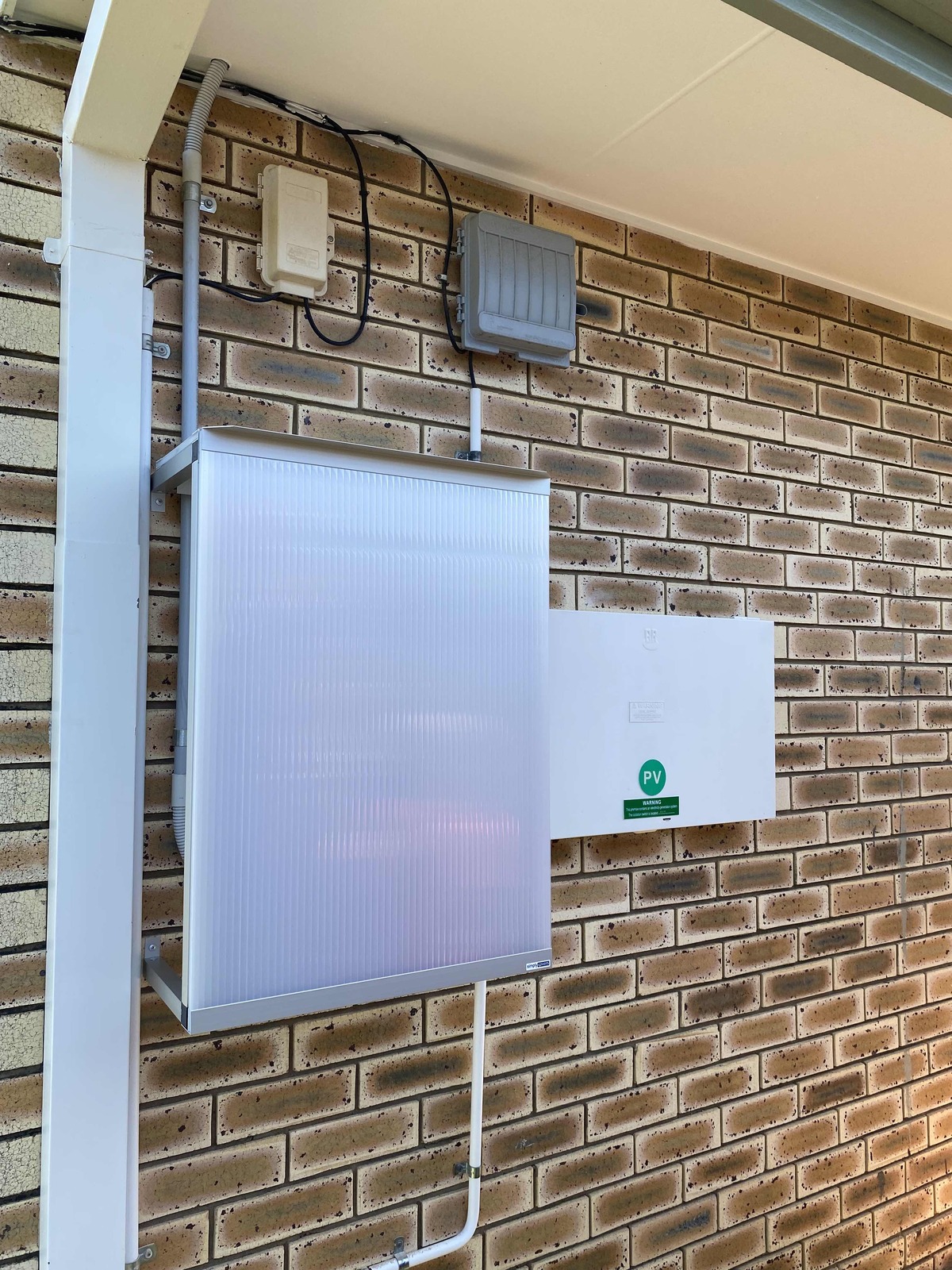 Solar Inverter Cover 86cm H x 70cm W x 26cm D (Solar White) - Simply Covers